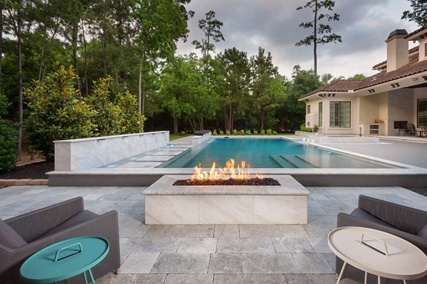 Poolside Luxury with Regal Pools | Trex